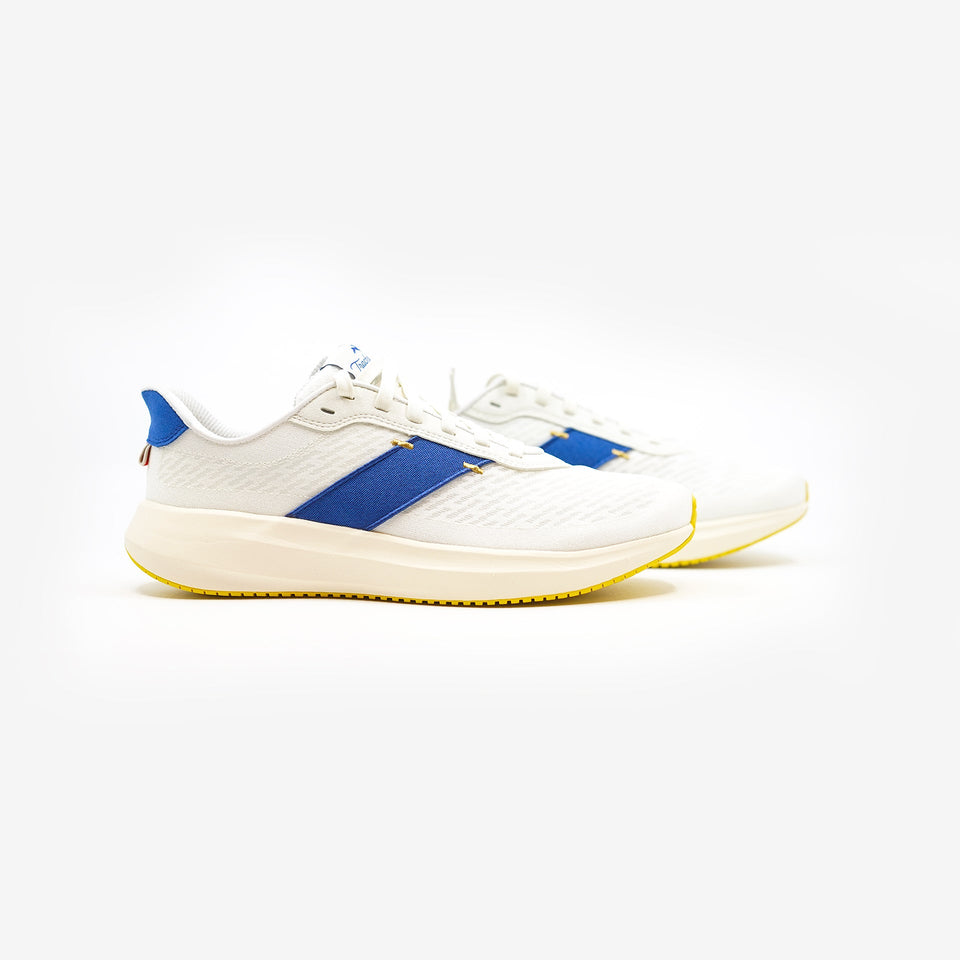 Tracksmith Eliot Runner - Light Gray/Royal Ivory – CCACHE RUNNING